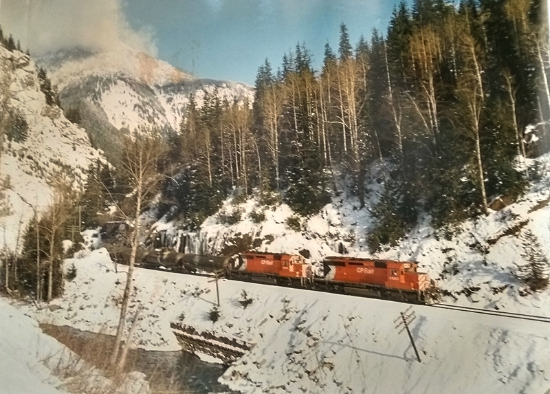 RAILWAY BOOKS & ITEMS FOR SALE PHOTOS